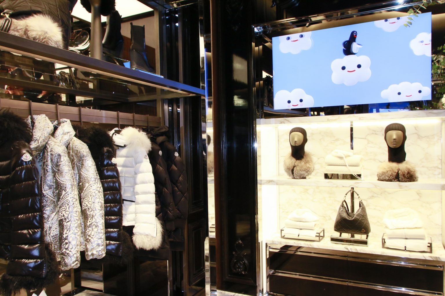 LAの新鋭2人組アーティストFriendsWithYouも来日「MONCLER TOKYO GINZA OPENNING RECEPTION ...