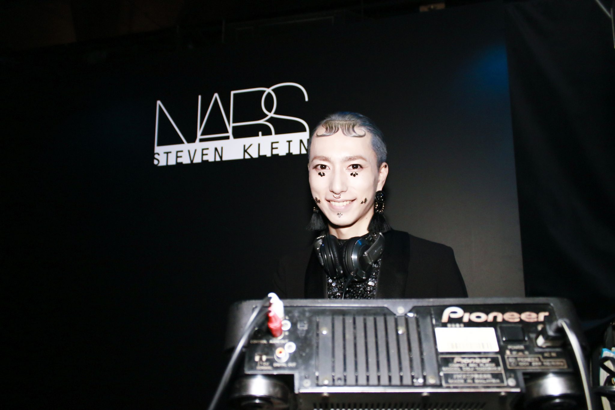 妖艶で幻想的な世界観 NARS / Steven Klein HOLIDAY SECRET PARTY - RETOY'S