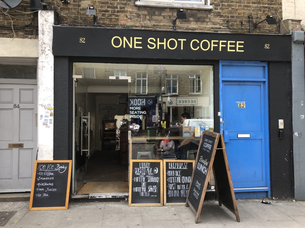 From London Camden Town駅近くにある「ONE SHOT COFFEE」は地元の人たちで賑わう気さくなスタッフが魅力の ...