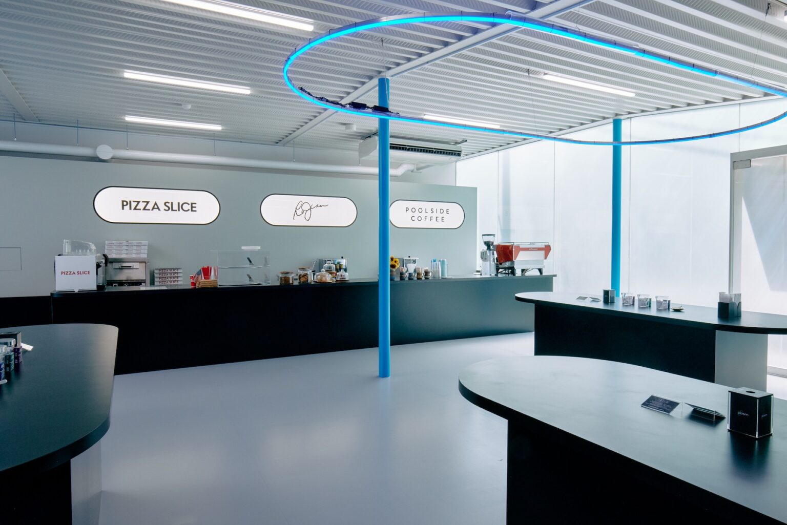 世界一の喫煙所『THE SMOKING LOUNGE by Ploom』が原宿に出現！音楽・フード・カルチャー が融合した体験型スポット ...