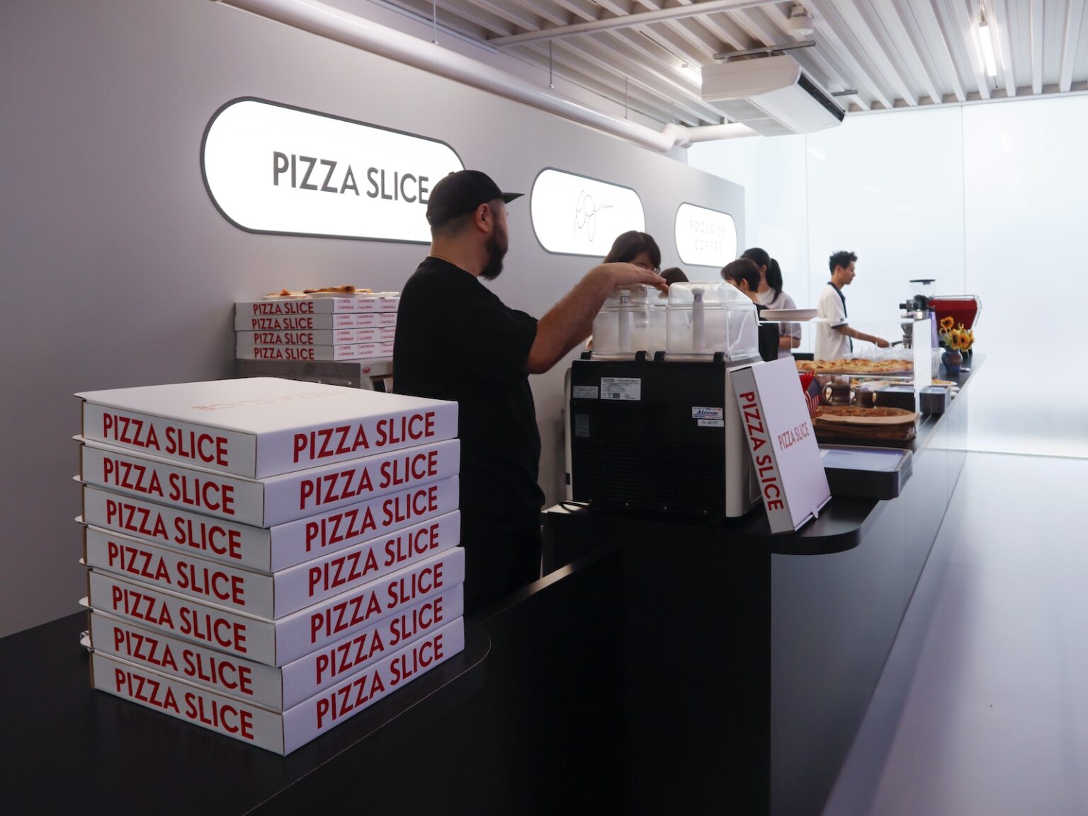 世界一の喫煙所『THE SMOKING LOUNGE by Ploom』が原宿に出現！音楽・フード・カルチャー が融合した体験型スポット ...